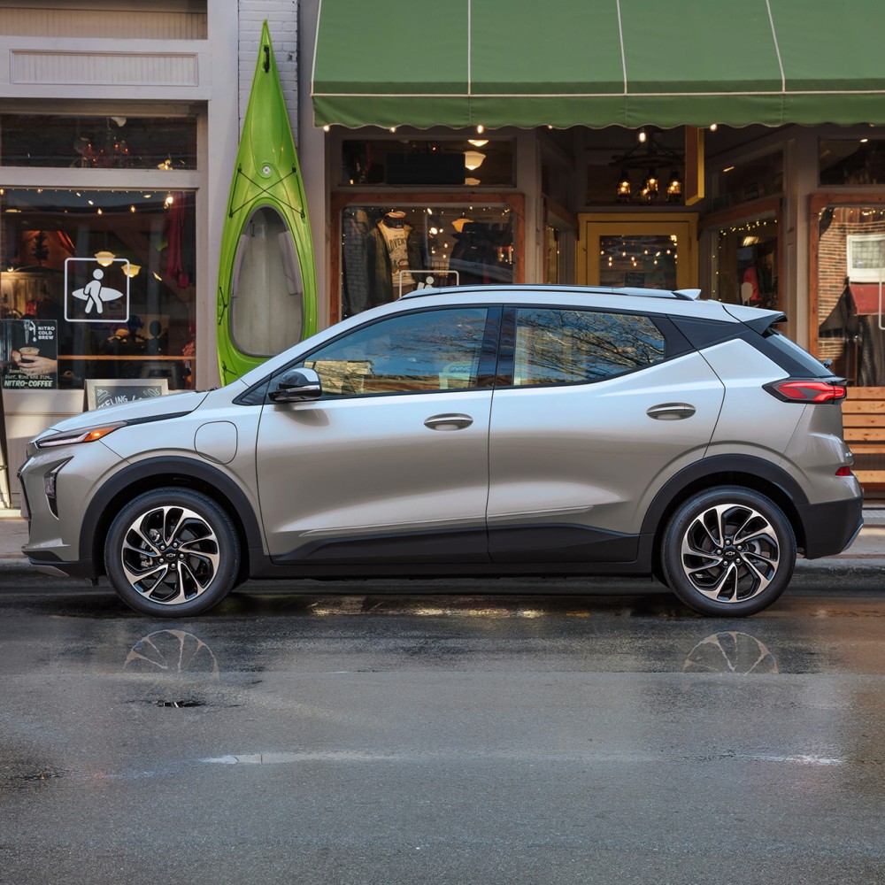 Painted Body Side Molding : Chevrolet Bolt EUV Painted ...